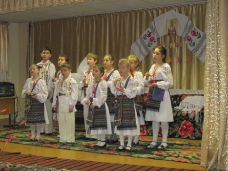 Colindul, este un dar de împărtășire a bucuriei Nașterii Mântuitorului ...